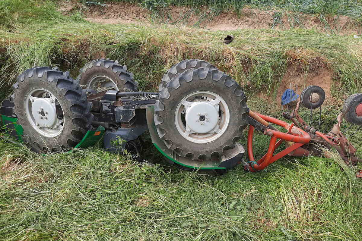 Ribaltamento trattore: cosa fare per evitarlo | Geier